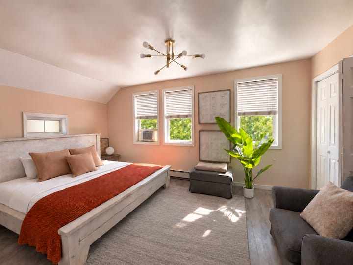 500+ Reviews! Spacious 14-guest Home Near Nyc - Queens, NY