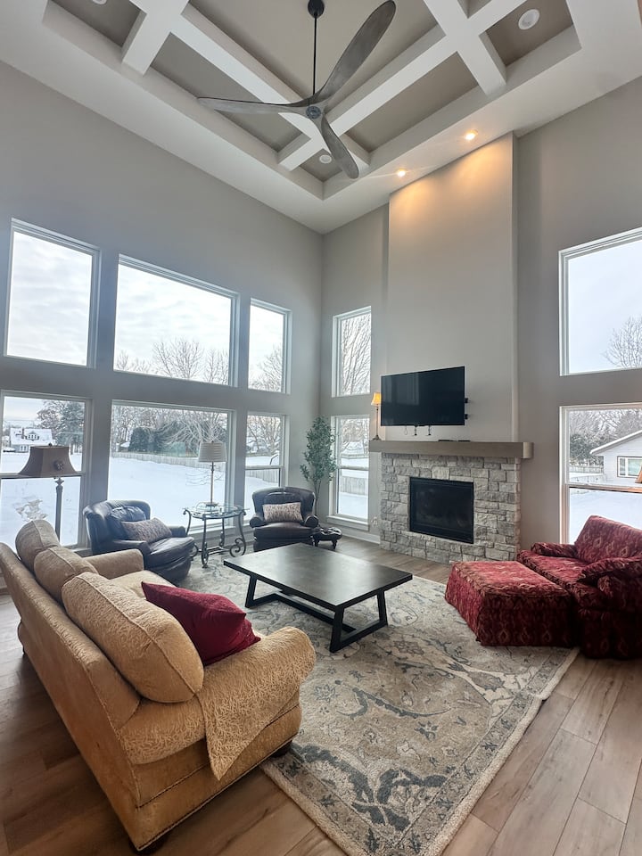 Lake Country Luxury New Home - Oconomowoc, WI