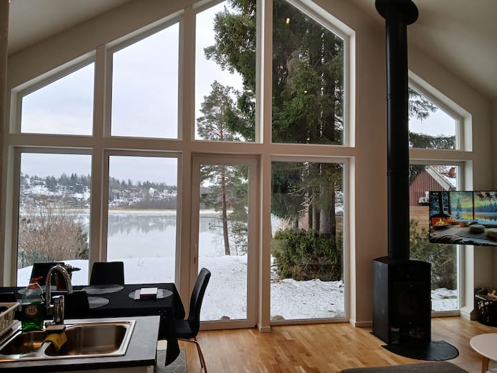 Exklusivt Hus Vid Sjön, Panoramavy & Egen Brygga - Huddinge