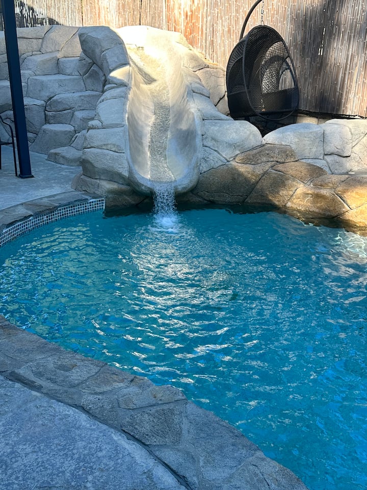 Heated Pool & Spa House Near Magic Mountain - Santa Clarita, CA
