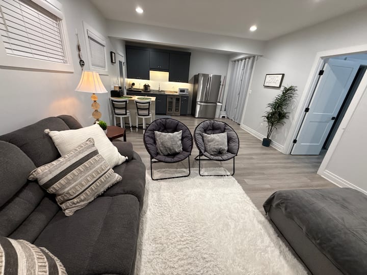 Beautiful Basement Unit With Separe Entrance - Arlington, VA