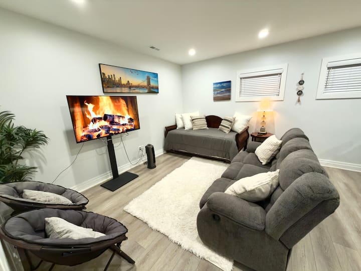 Beautiful Basement Unit With Separate Entrance - Alexandria, VA