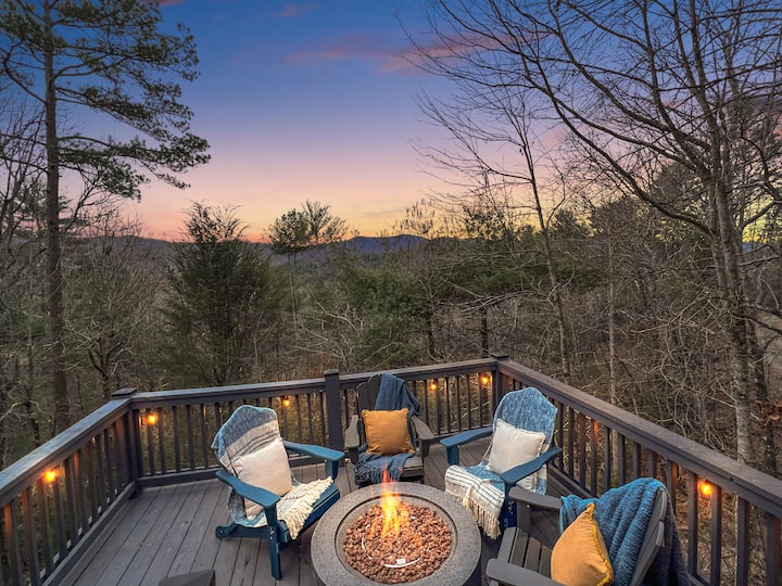 Hot Tub • Mountain Views • Fire Pit • Pet Friendly - United States