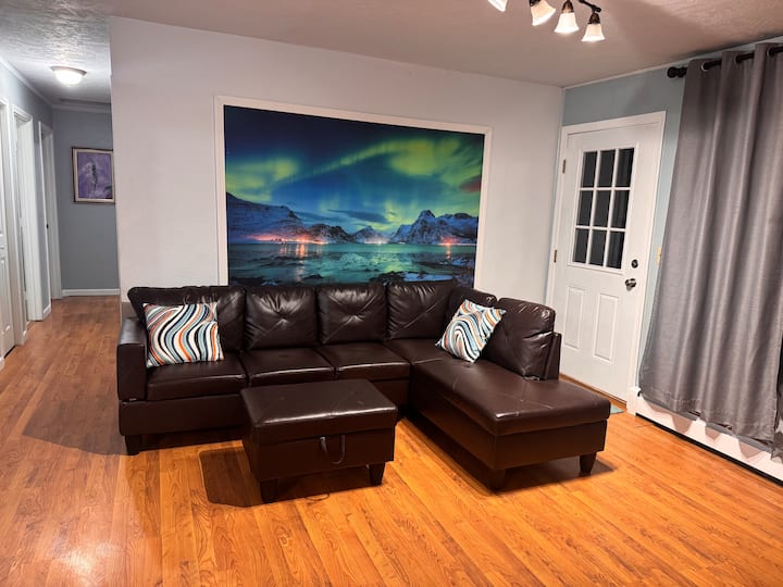 3 Bedroom, 2 Bath | King Bed | Free Laundry - Fairbanks, AK