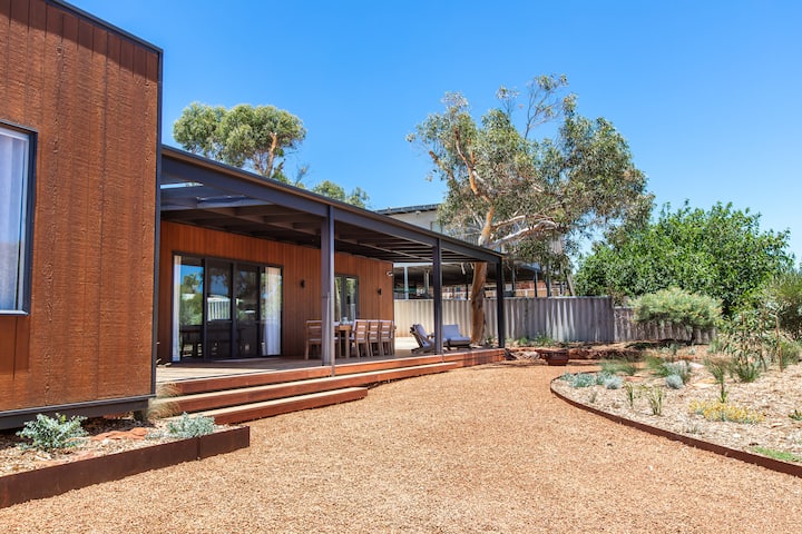 The Wooden Shack + Pool - Kalbarri