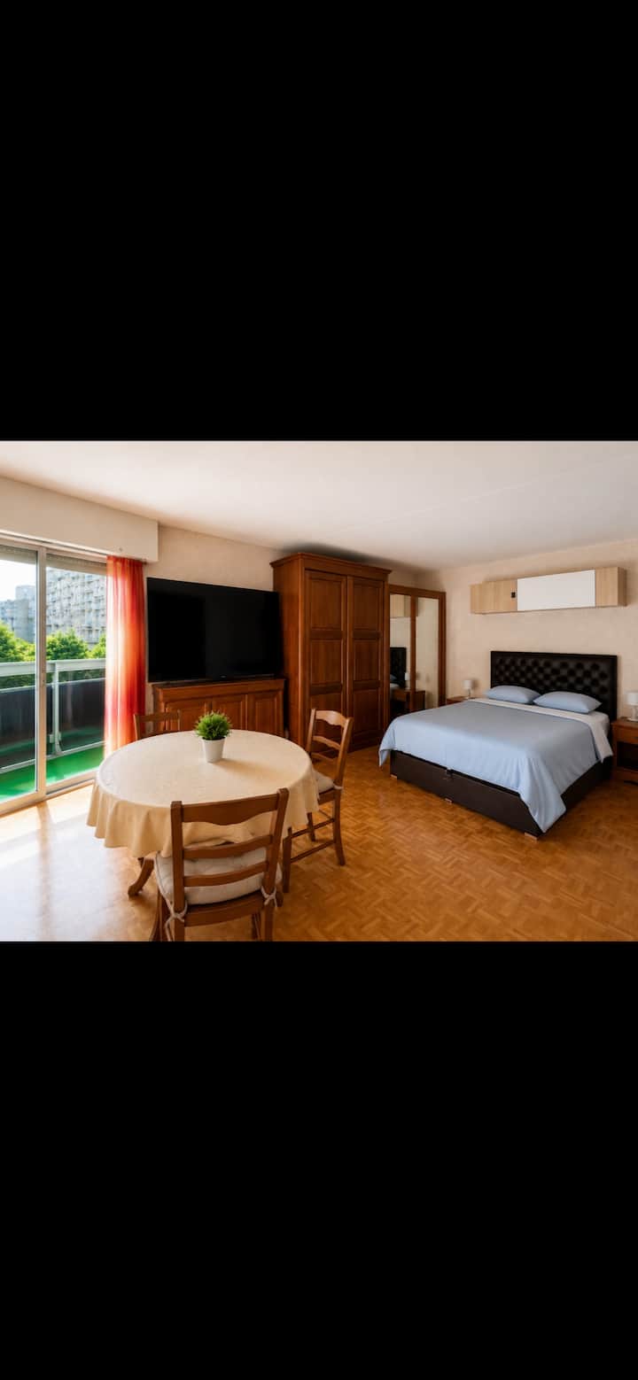 Chambre Spacieuse Avec Balcon Accès Rapide Paris - Boulogne-Billancourt