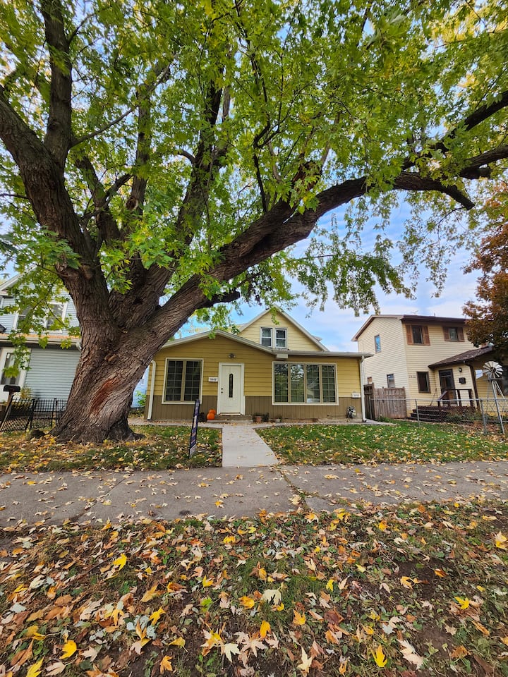 Urban Retreat Near All The Best Of Minneapolis! - Minneapolis, MN