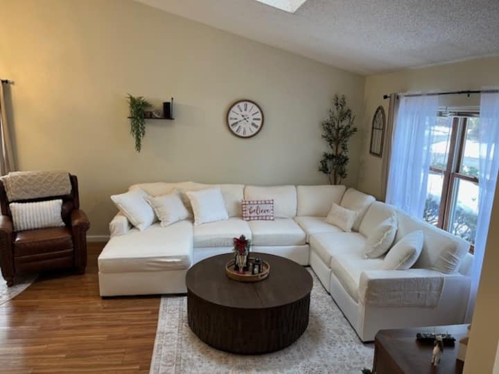 Stylish Townhome - Crossgates Mall And U Albany - Albany, NY