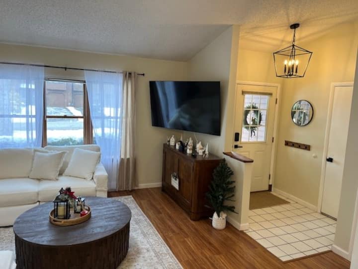 Stylish Townhome - Crossgates Mall And U Albany - Albany, NY