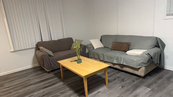 3 Bed 2 Bath Convenient Home - Springfield, IL