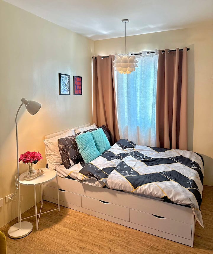 Cali's Staycation-ananda Square - Las Piñas