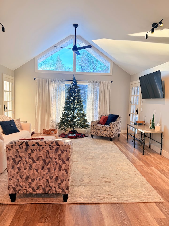 A Peaceful Brookside Vermont Retreat - Woodstock, VT