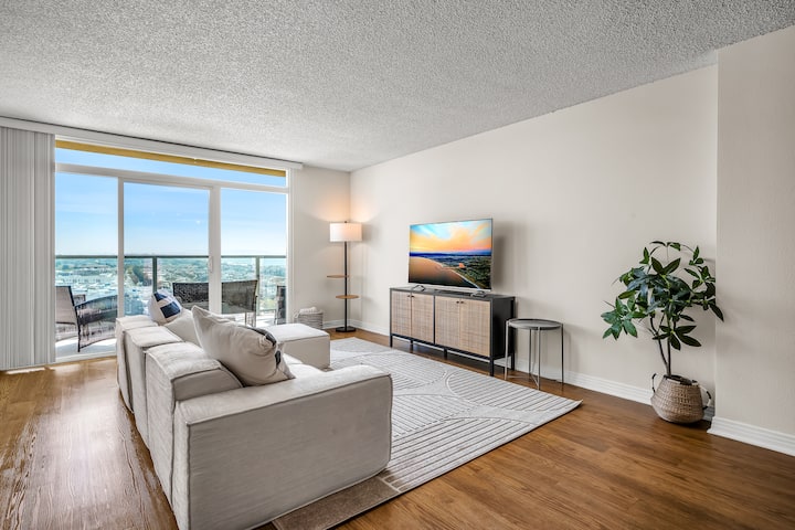 Marina & Oceanview 2b/2b Oasis With Pool And Gym - Marina del Rey, CA