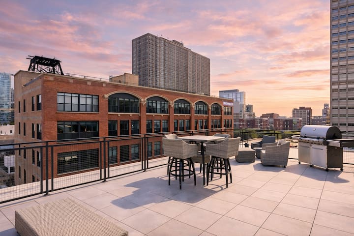 Mccormick Modern 2br In South Loop W/ Gym & Patio - Grand Boulevard - Chicago