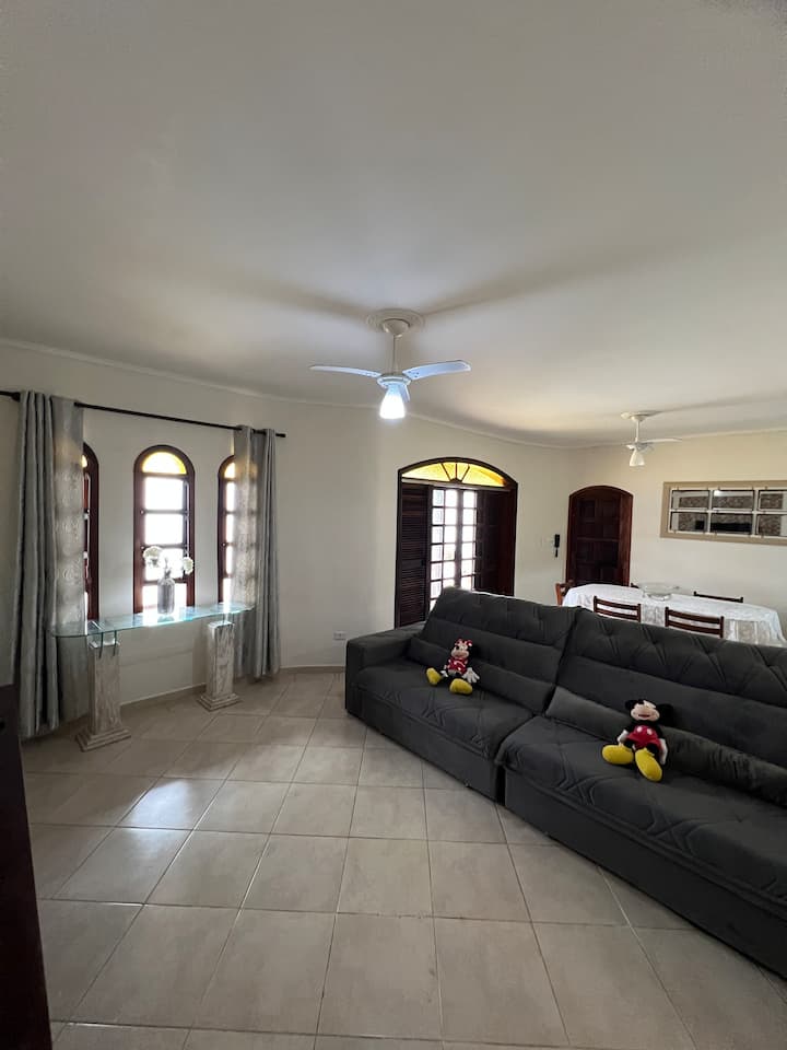 Casa Charmosa A 5 Min Da Praia Com Wi-fi - Peruíbe