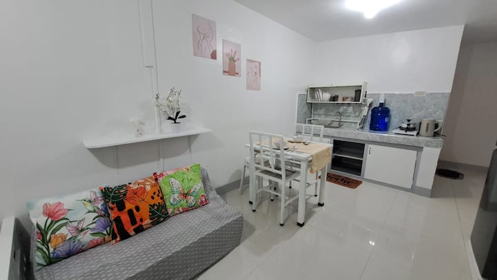 White Studio (Kriegz Pad 2)
Your Cozy Studio - Kidapawan City