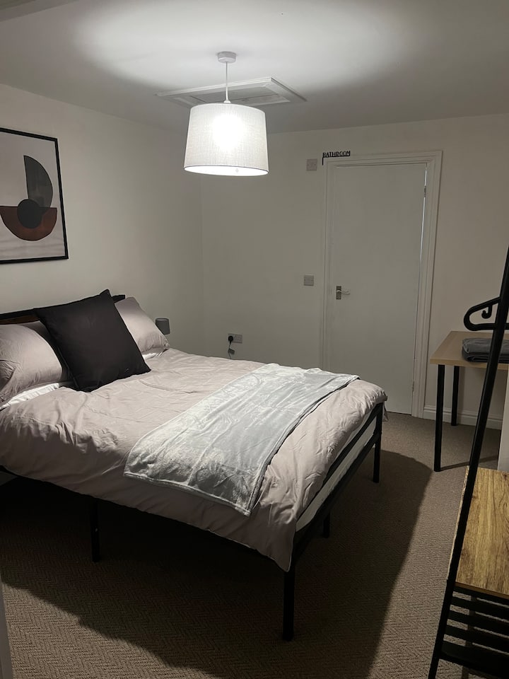 Central One Bed Flat In Coventry - Coventry