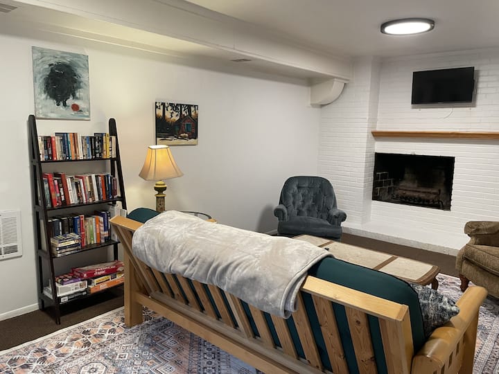 Spacious Basement Apartment With Kitchen & Laundry - Wenatchee, WA