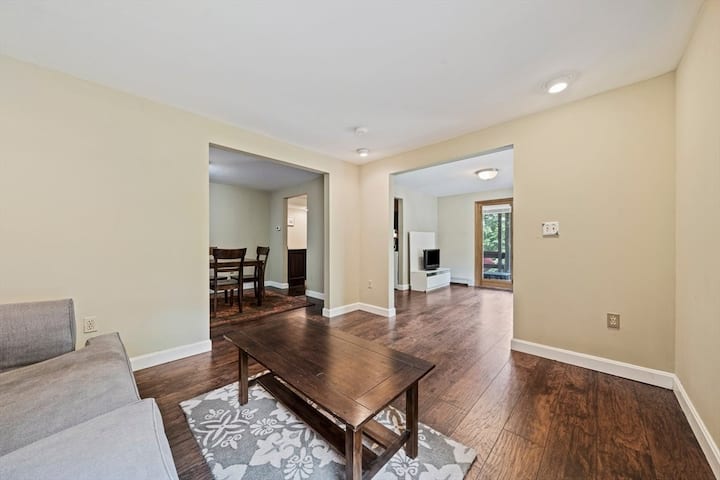 Sharon 2-room Suite W/ Kitchen & Patio - Lake Massapoag, MA