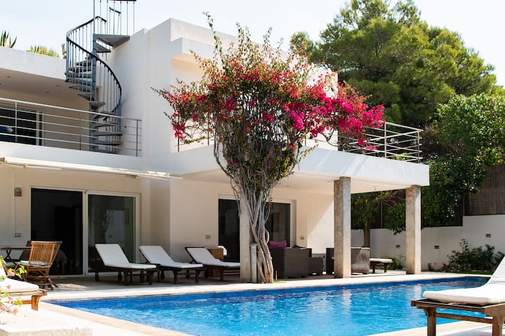 Villa Moderne Avec Piscine à Cala Tarida - İbiza