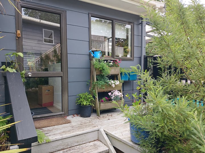 Cosy Cottage With Private Garden - Raglan