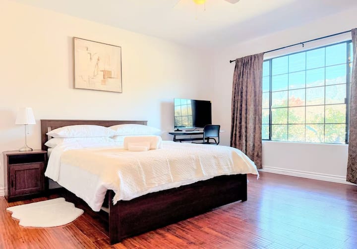 Spacious Bright Queen Bed Own Bathroom - Claremont, CA