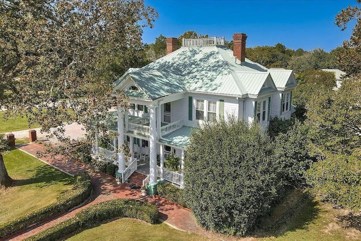 Annie’s Inn | Rooms, Cottages & Pool - Aiken, SC