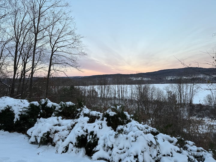 Great Meadow Main House: Putney, Vermont - Keene, NH