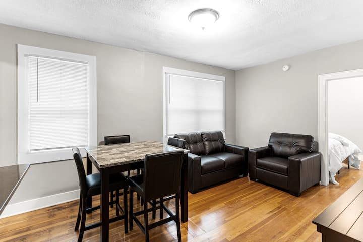 Brand New And Gorgeous. 1001 W Mccarty - Jefferson City, MO