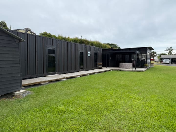 Funky Beach Bach Mere Meters From Hihi Beach - Mangōnui