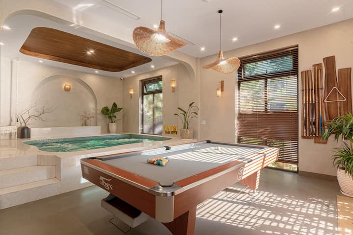 Cheap 9 Bedroom Villa With Swimming Pool - China