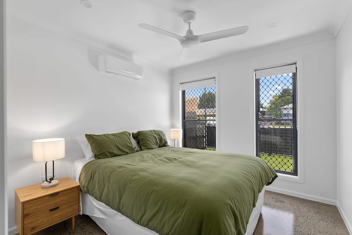 Rockhampton Executive Residence | 3 Bed | 2 Bath - Rockhampton