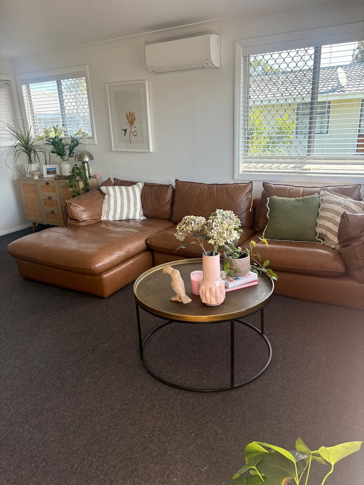 Modern And Cosy Hideaway In Greenmeadows - Napier