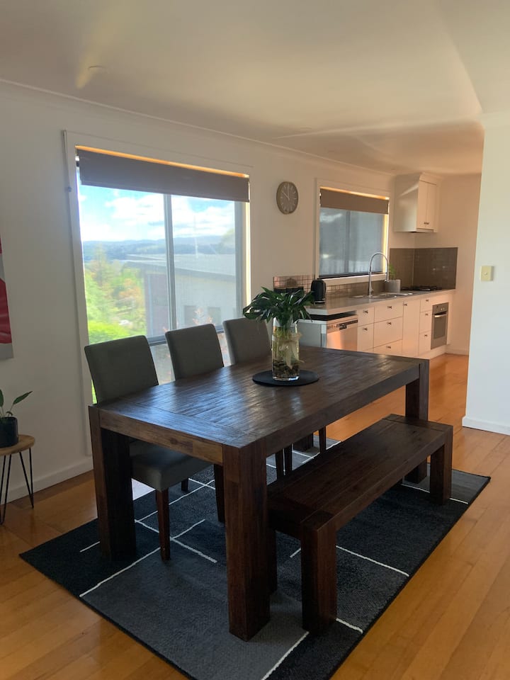 Vista Del Pond - Australia