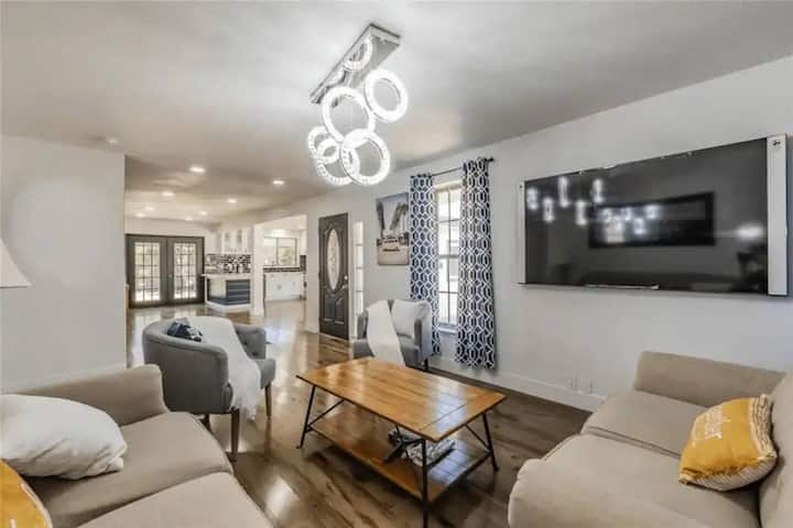 Modern Remodeled Home • 4br/2ba • Near Dfw Airport - Irving, TX