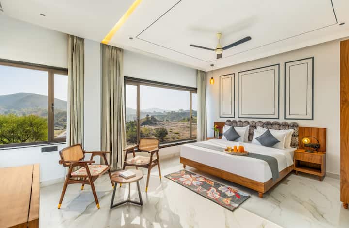 Luxury Mountain & Pool 8bhk Villa - Shivaangan - India