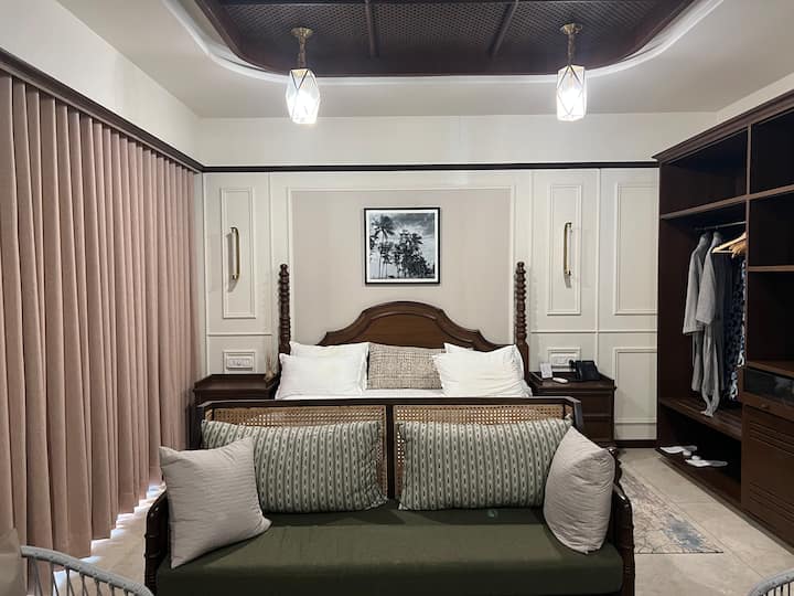 Palash, The Forest Inn - Vapi