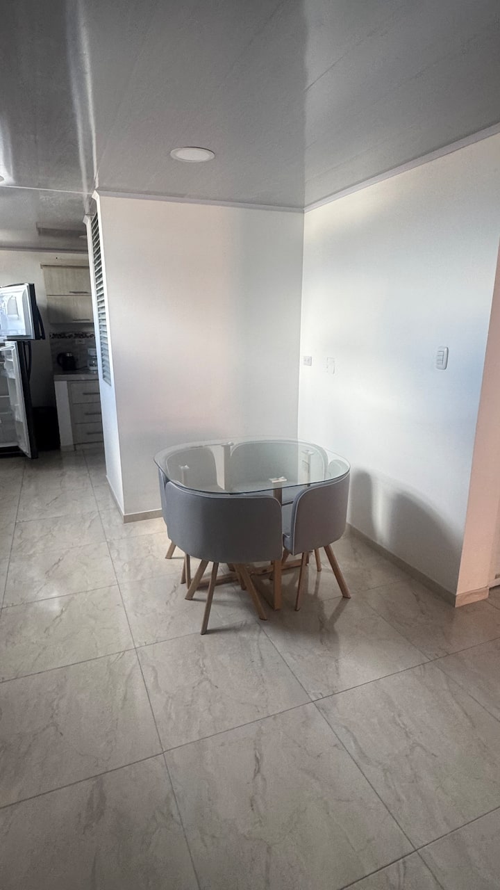 Apartamento Amplio, Cómodo Y Céntrico - Manizales