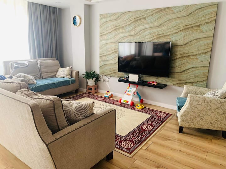 2km Away From Seoul Street 3-bedroom Apartment - Ulaanbaatar