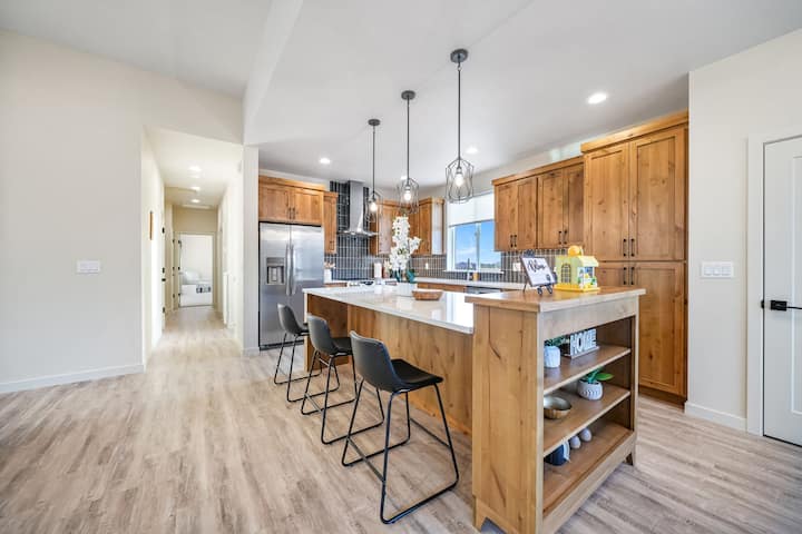 Our Newly Built Modern Home, In A Prime Location! - Corvallis, OR