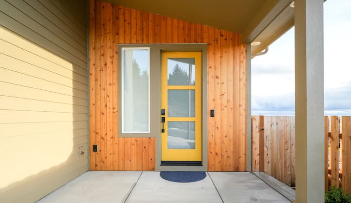 Newly Built: Modern & High-end Home In A+ Location - Corvallis, OR