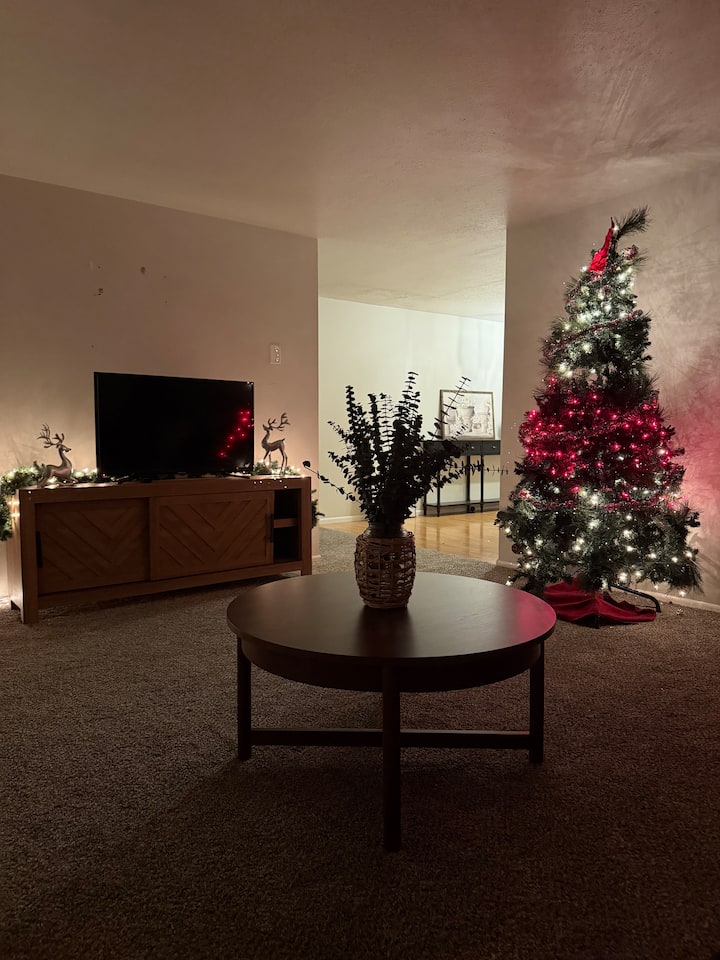 Cozy Christmas Getaway - Family Friendly - Orem, UT