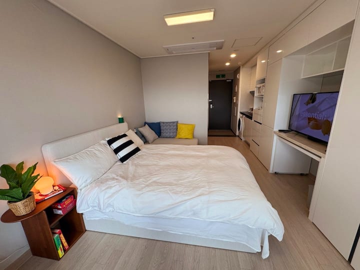 수수
Soosoo Stay
송도 한라웨스턴
도심과 바다
청결한 호텔형
여행 출장 장기숙박 - Incheon