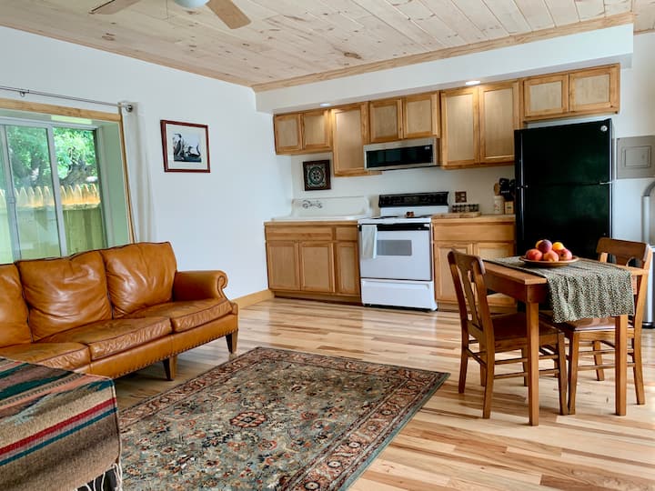 Private Cottage On Historic Estate - Waterville, ME