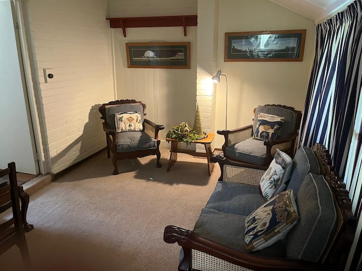 Welcome To Thyme Out, A Charming Country Cottage - Underberg