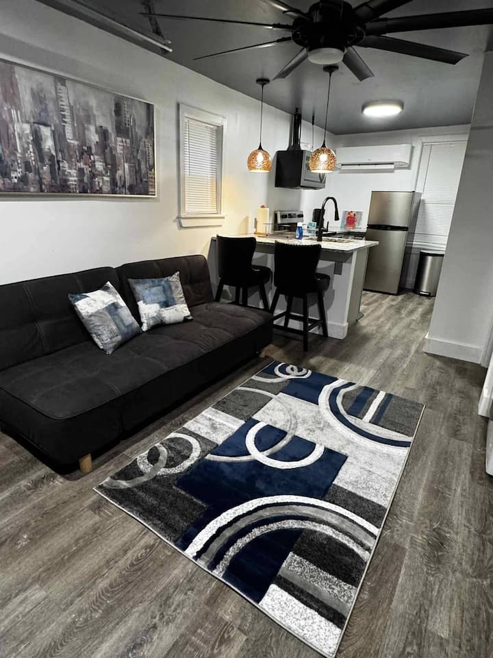 Bravo Studio Sanctuary; 8-mins To Unc; Relaxing - Carrboro, NC