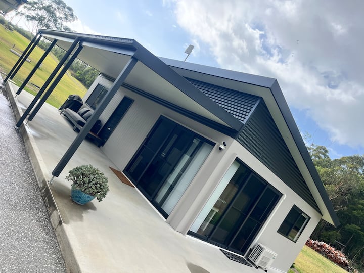 Salty Breeze Getaway - Beach & Bush Retreat - Old Bar