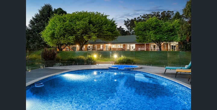 Sambar Ridge | Private Farm Stay With Pool & Views - Alexandra