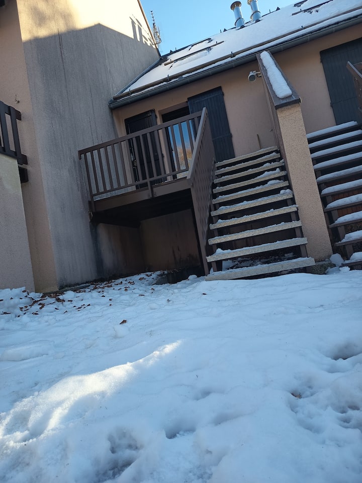 Chalet -Pistes De Ski Du Bouyssou - Laguiole - Nasbinals