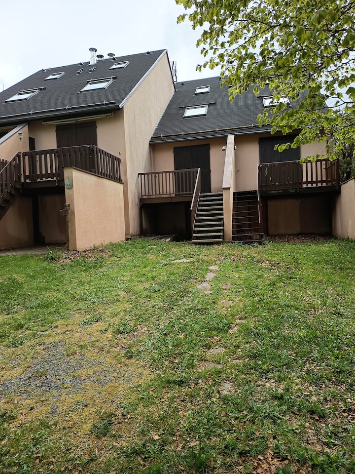 Chalet -Pistes De Ski Du Bouyssou - Laguiole - Laguiole